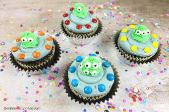 Alien Cupcakes - Delilah's Party Ideas